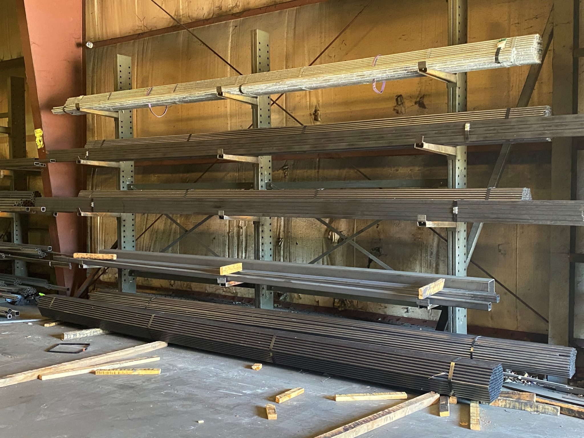 Heavy-Duty Cantilever Steel Bar, Tubing & Pipe Storage Racks