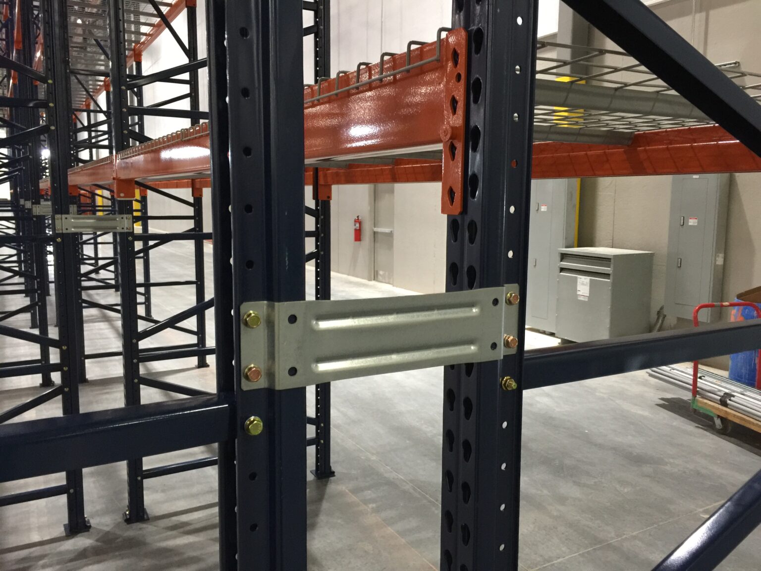 Teardrop Selective Pallet Rack Systems | Warehouse Rack & Shelf