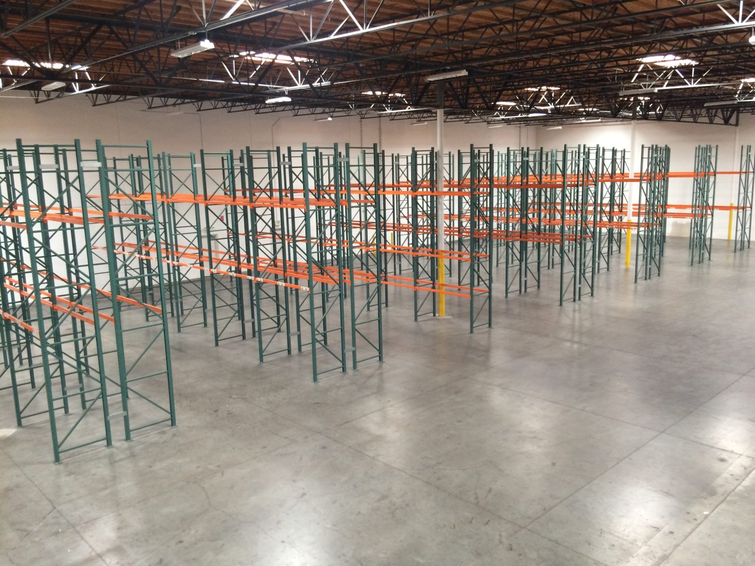 Interlake Teardrop Upright Pallet Rack - Welded Bracing