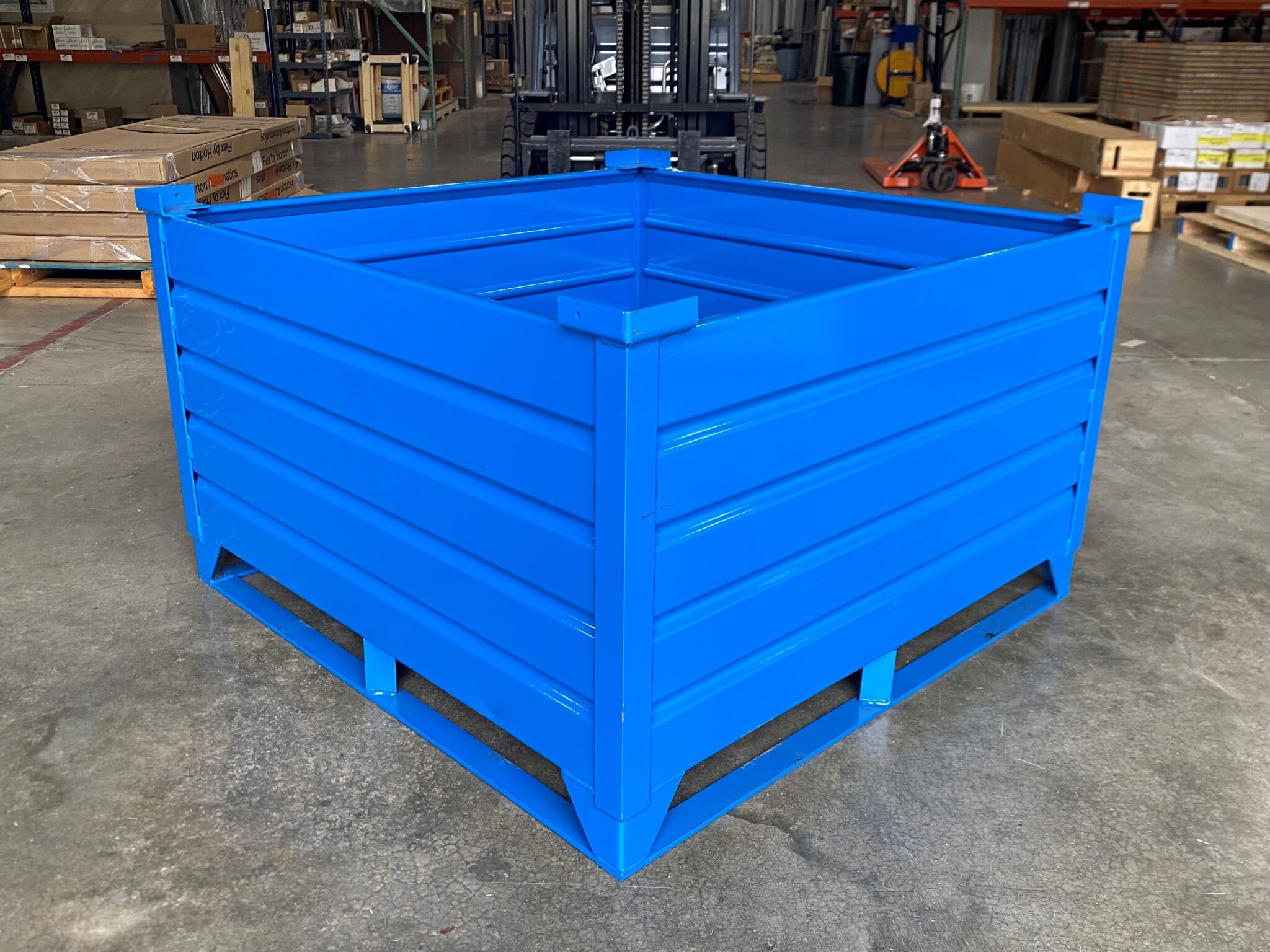 Corrugated Steel Container with Flat Steel Runners