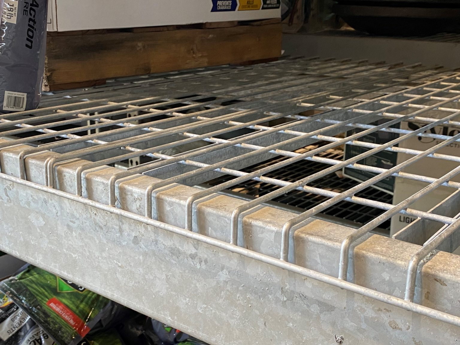 Hot Dipped Rust Proof Outdoor Wire Shelving Rack for Pallets