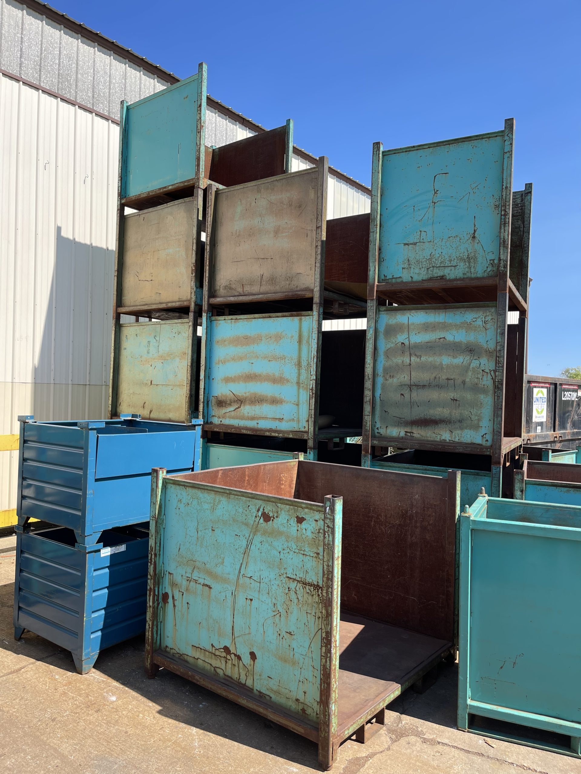 Is it Advisable to Keep Racks and Containers Outdoors?