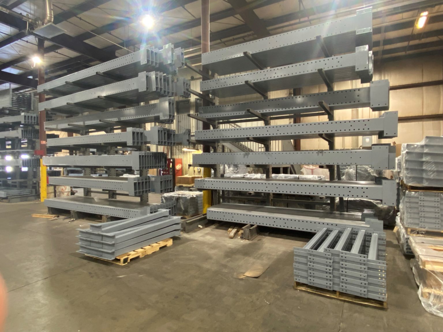 MECO of Omaha Heavy Duty Roll Form Cantilever Racking - Warehouse Rack ...