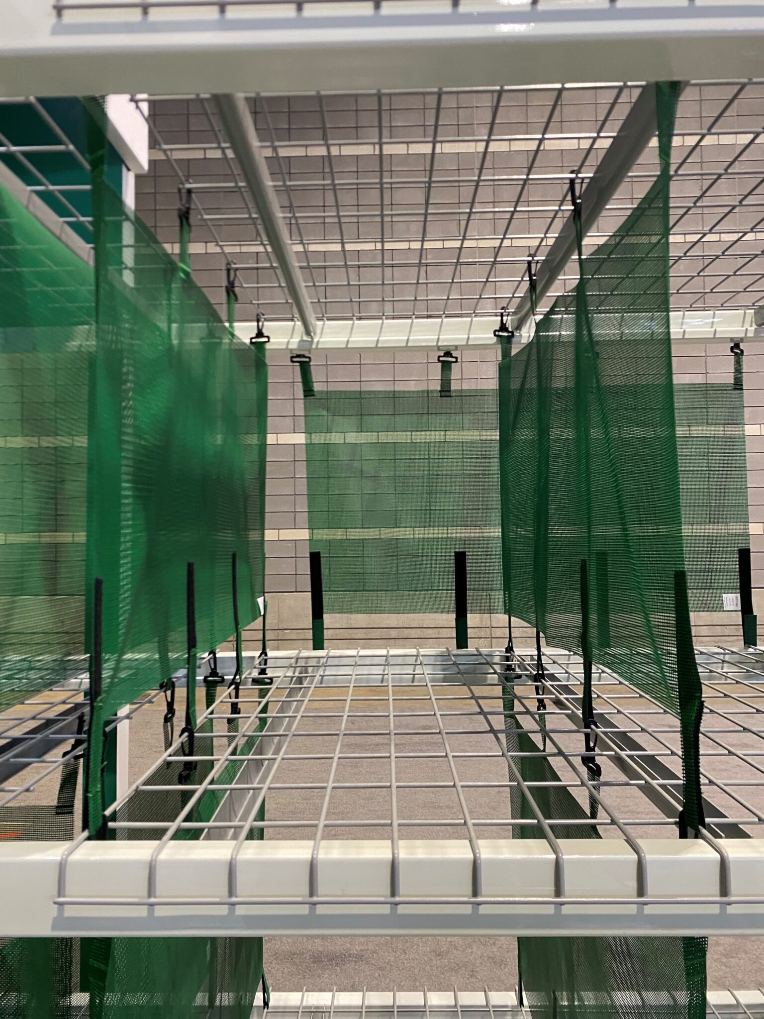 Soft Vinyl Mesh Hanging Wire Divider for Pallet Rack
