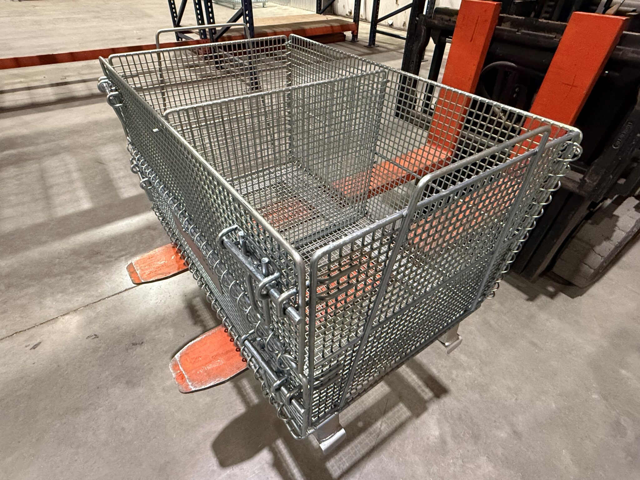 Junior Wire Container with Vertical Divider