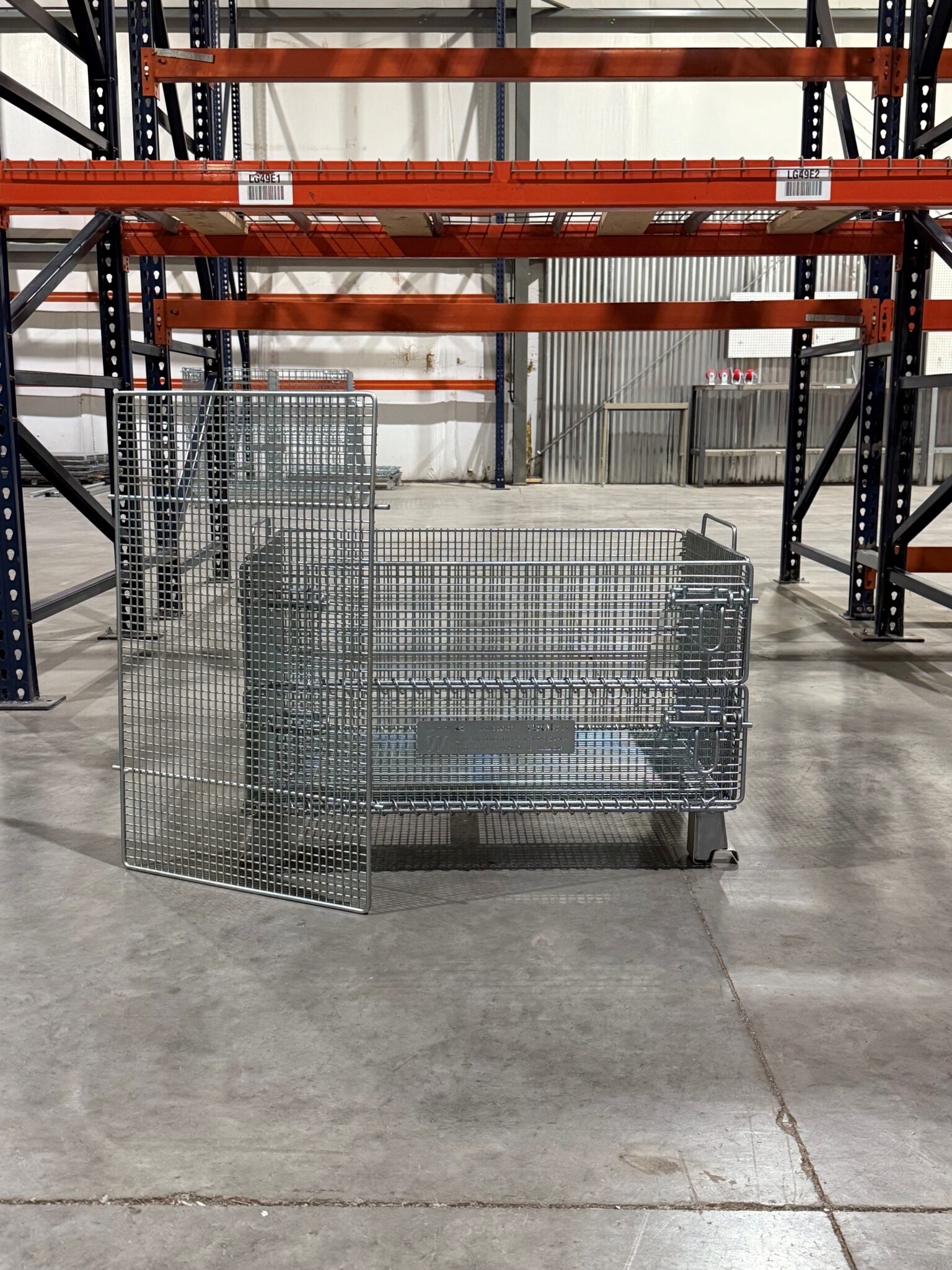Junior Wire Container with Vertical Divider - Warehouse Rack and Shelf
