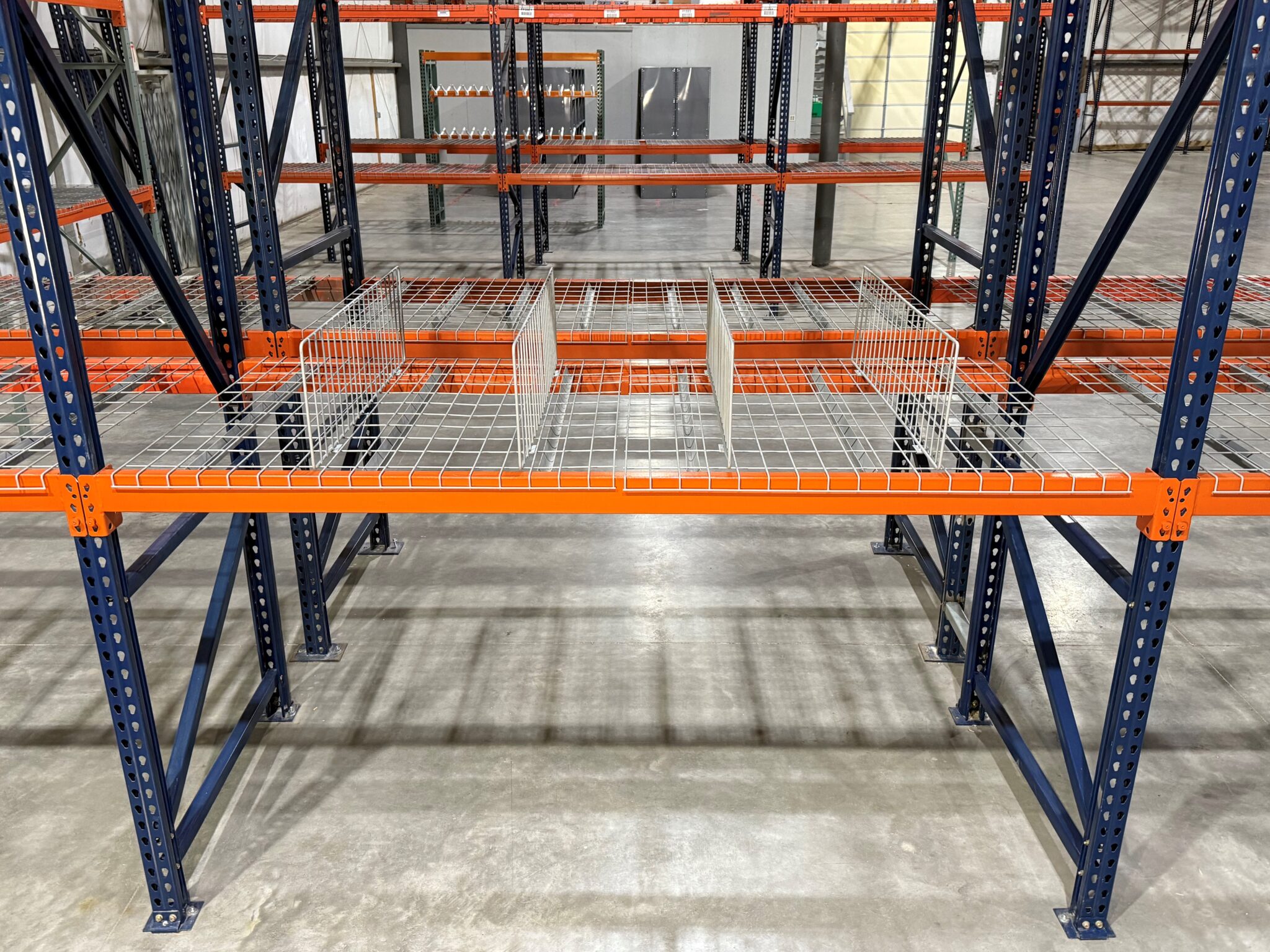 Clip-On Pallet Rack Wire Decking Shelf Dividers