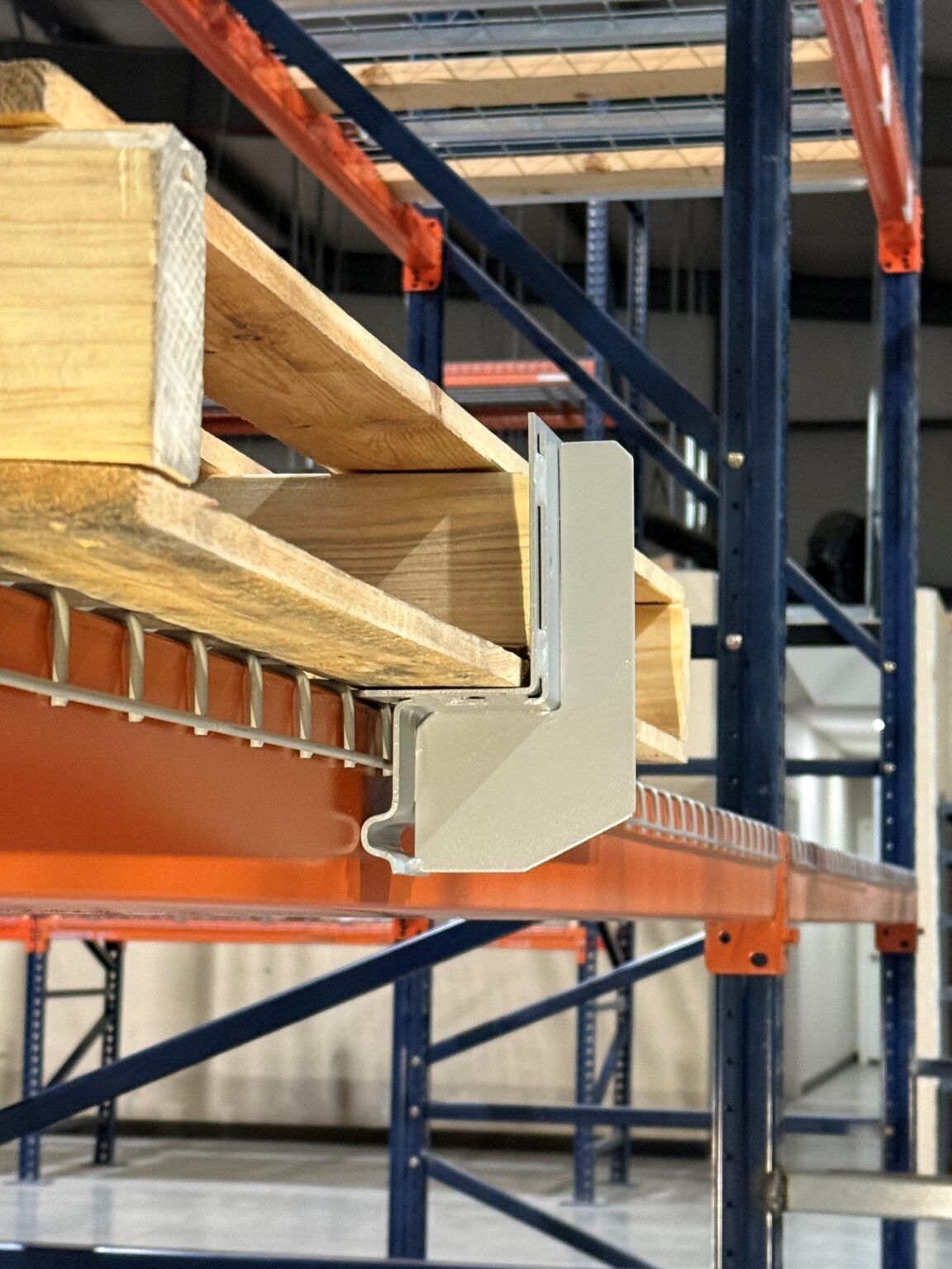 Heavy Duty Pallet Load Stop with Steel Gusset | Longitudinal Flue Space ...