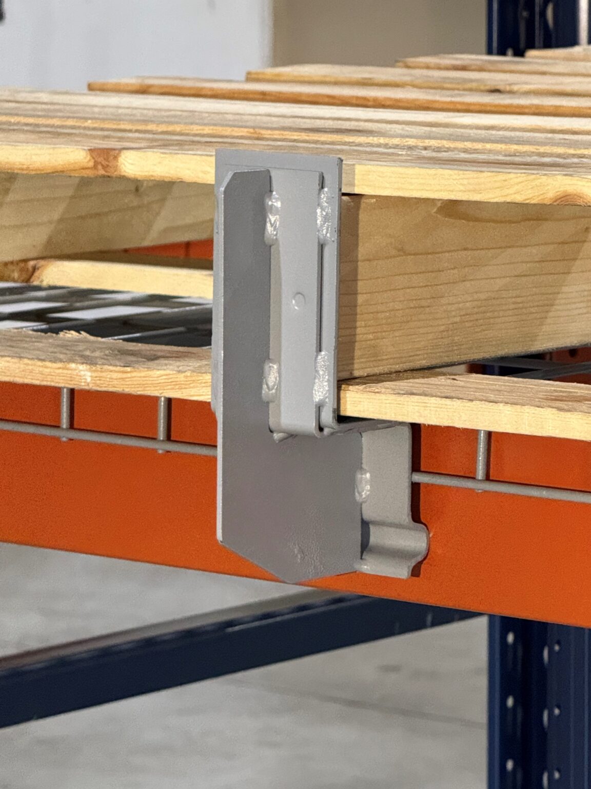 Heavy Duty Pallet Load Stop with Steel Gusset | Longitudinal Flue Space ...