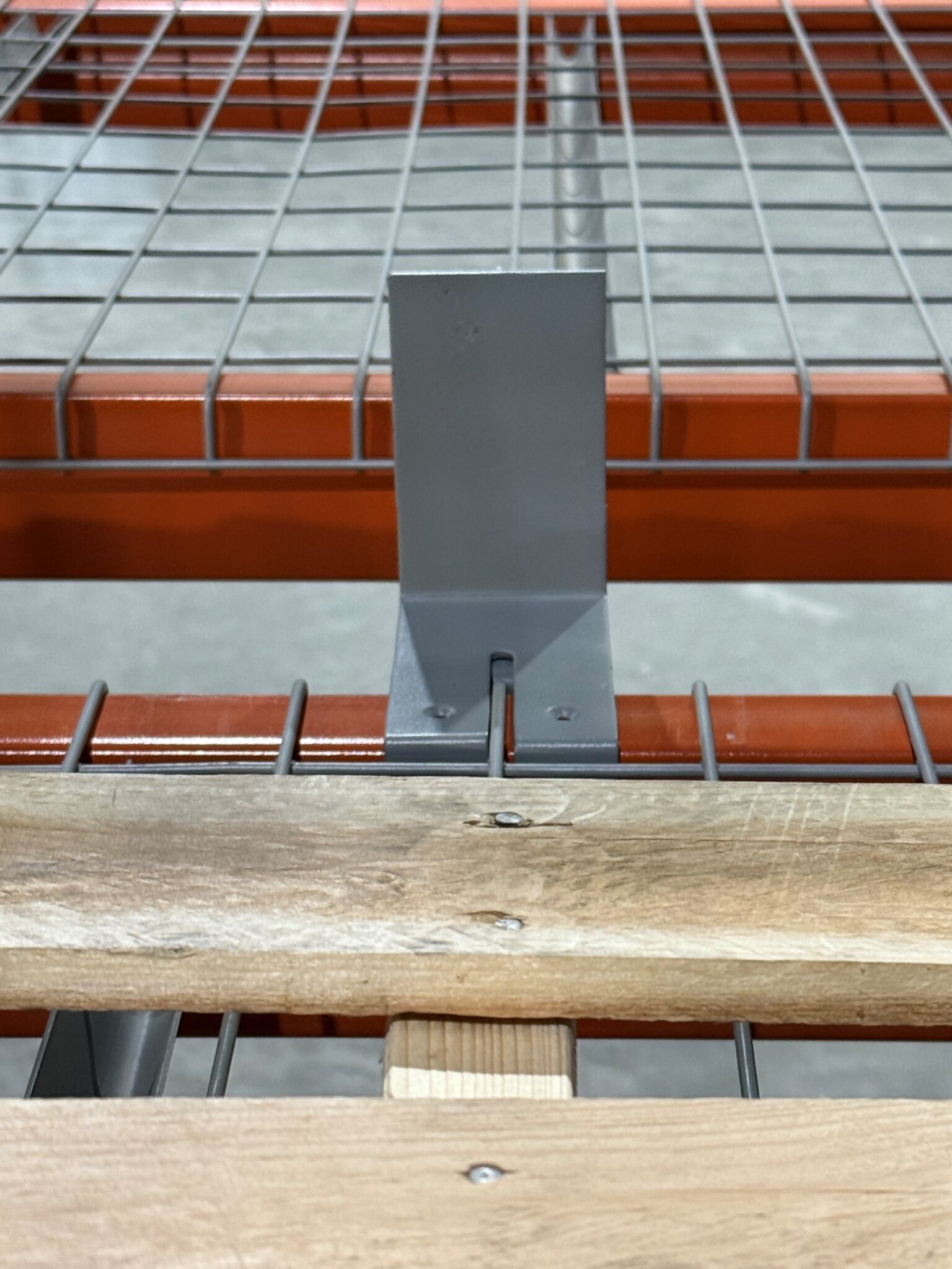 Heavy Duty Pallet Load Stop with Steel Gusset | Longitudinal Flue Space ...