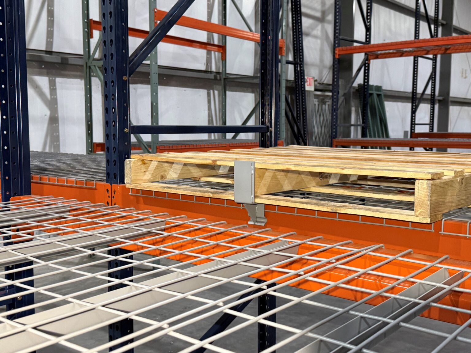 Regular vs. Heavy-Duty Single Pallet Stops | Longitudinal Flue Space ...