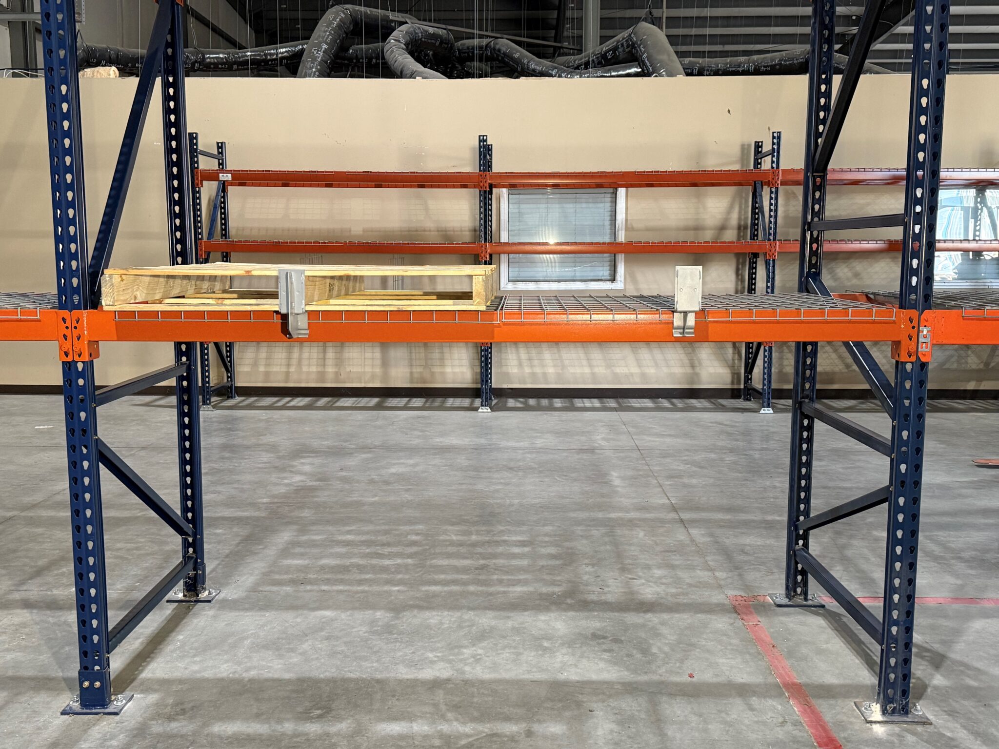 Regular vs. Heavy-Duty Single Pallet Stops | Longitudinal Flue Space ...