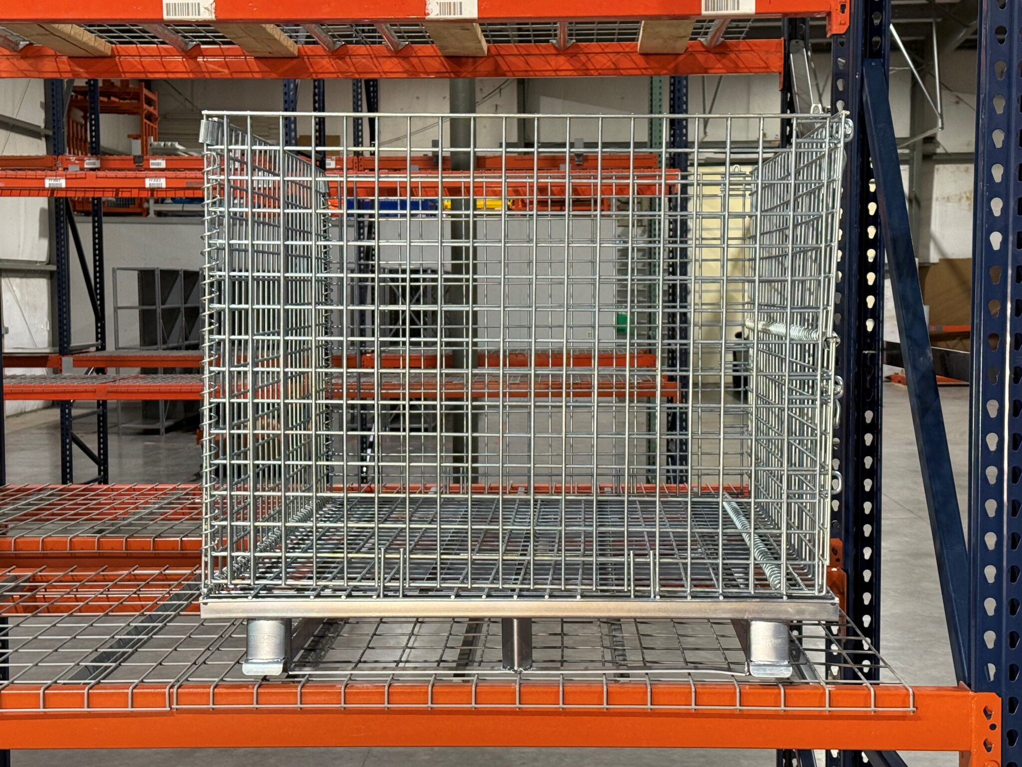 Wire Container with Flat Steel Runners