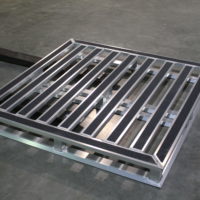Heavy-Duty Aluminum Pallets for Sale | rackandshelf.com