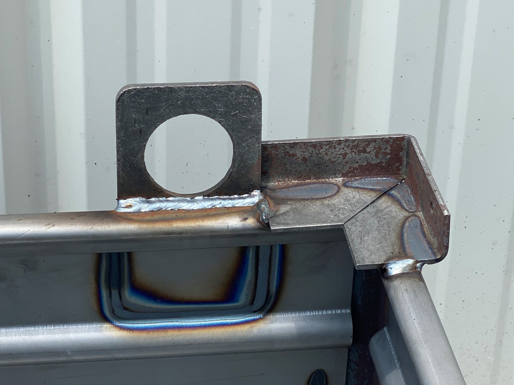 Corrugated Steel Containers with Crane Lifting Lugs