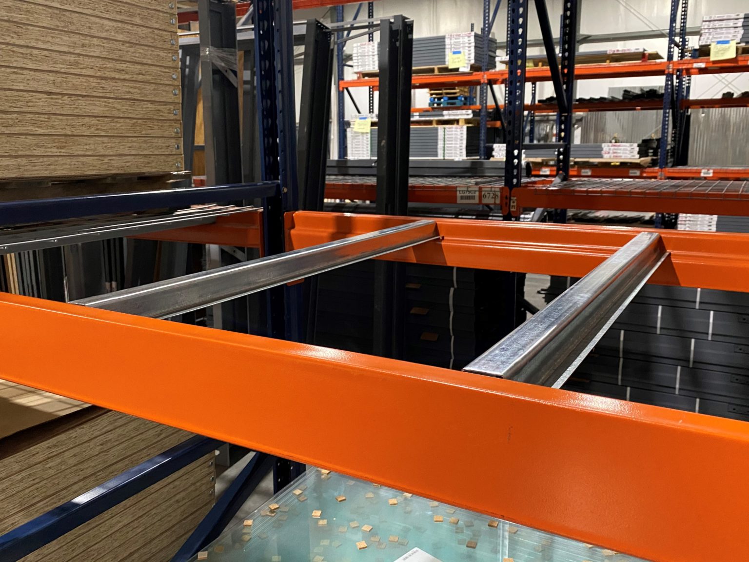 Pallet Rack Crossbars | Top Hat Pallet Supports for Racking