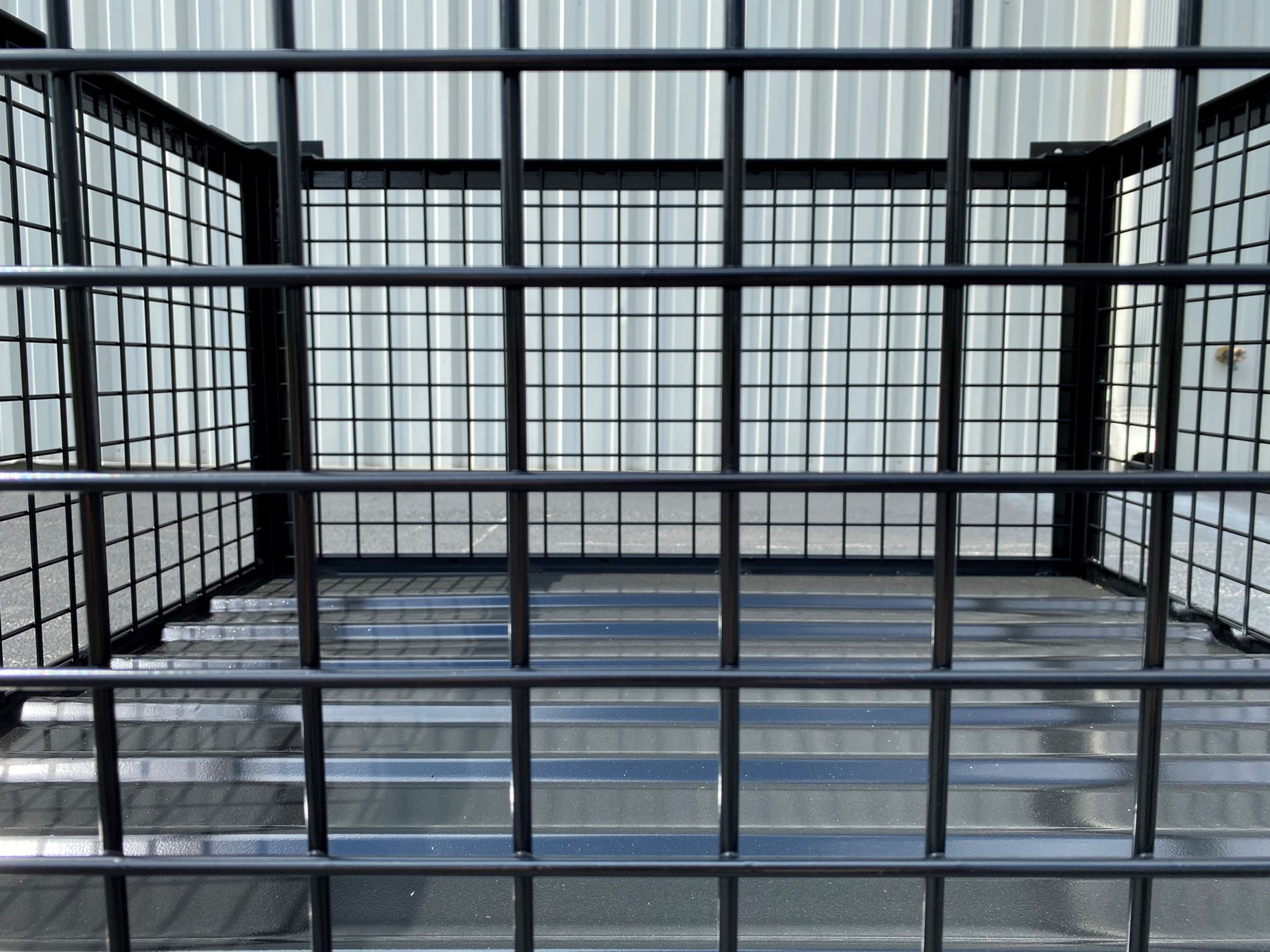 Rigid Wire Basket with Forklift Guide Stirrups