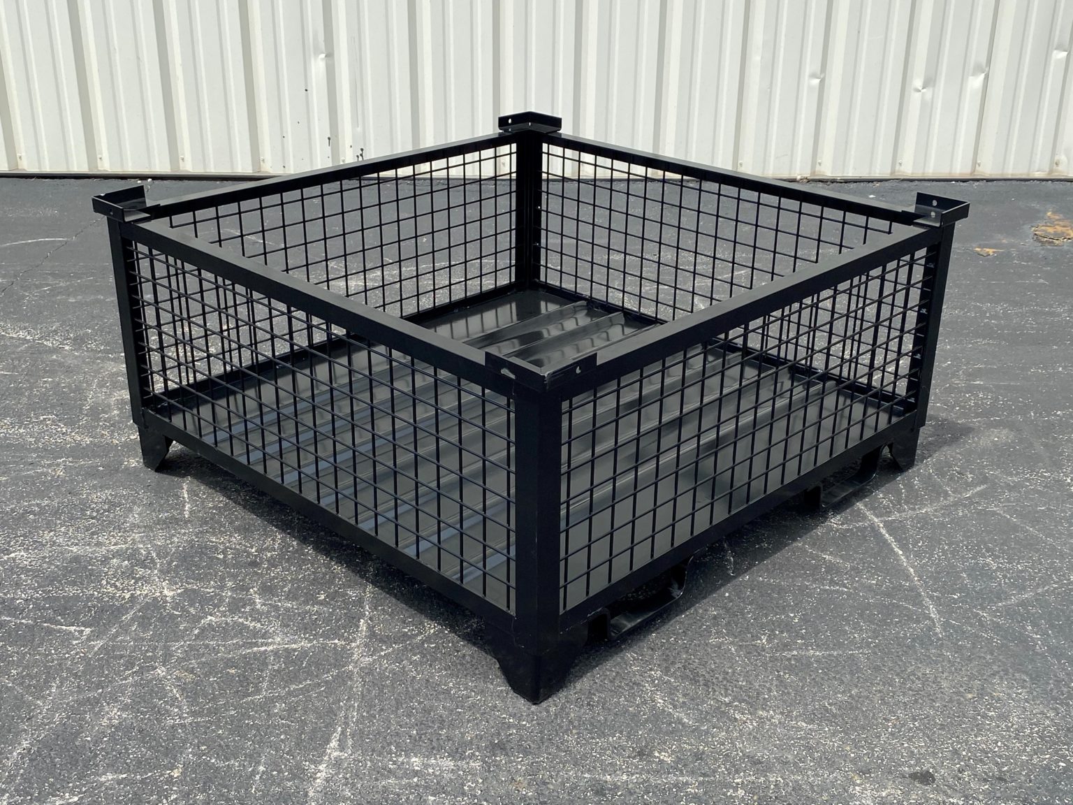 Rigid Wire Basket with Forklift Guide Stirrups