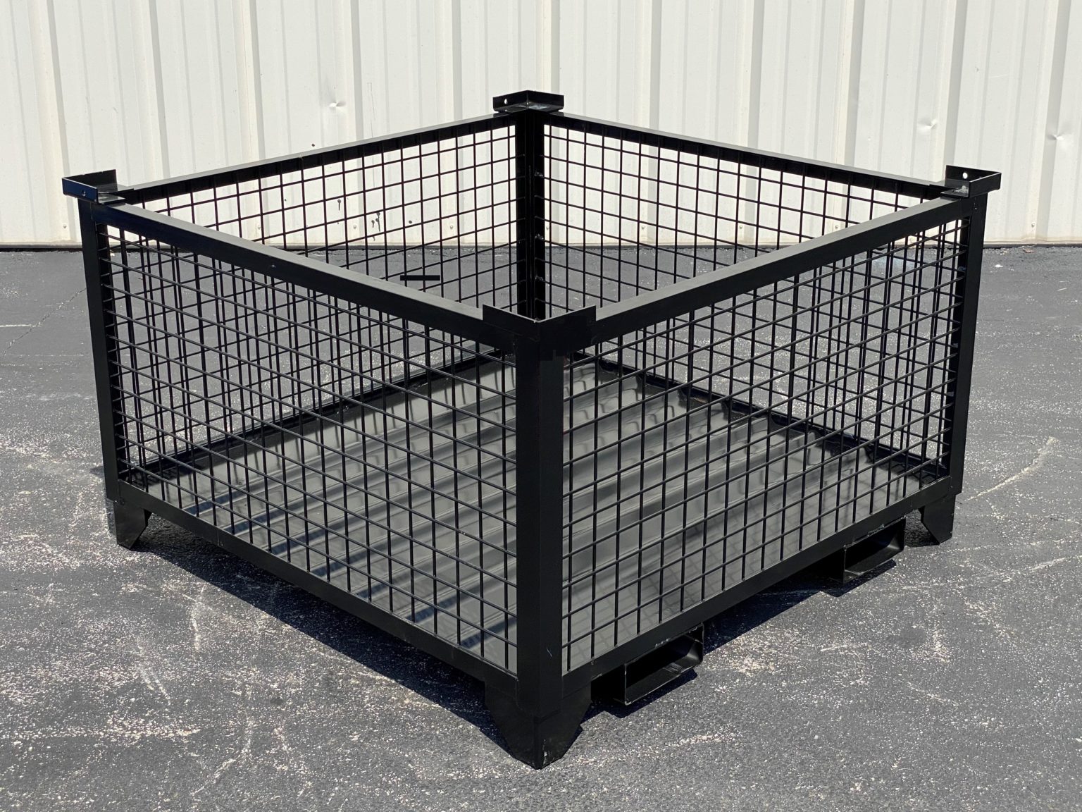 Wire Basket with Forklift Tubes / Pockets