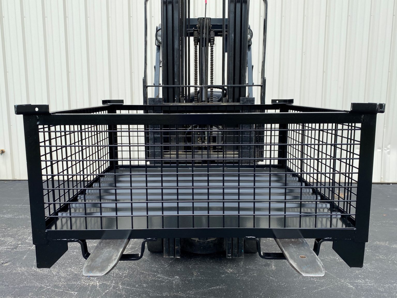 Rigid Wire Basket with Forklift Guide Stirrups