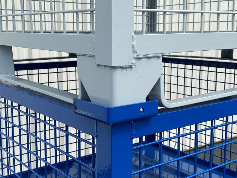 Stackable Rigid Wire Container with Skid Bar Runners