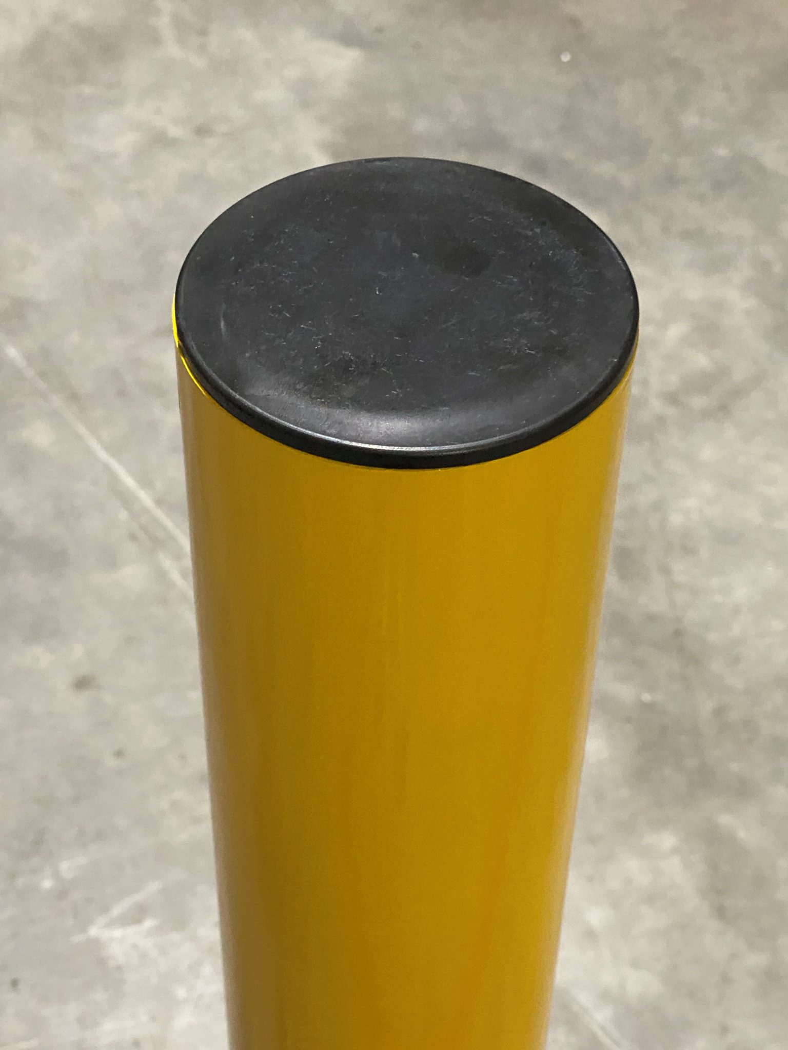Steel Pipe Safety Bollards for Loading Dock Overhead Doors