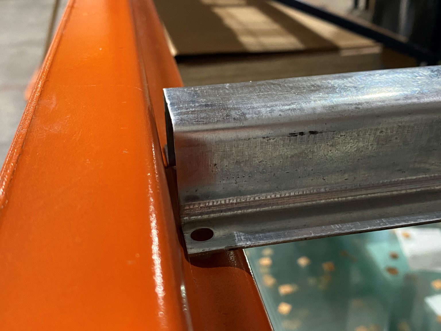 Pallet Rack Crossbars | Top Hat Pallet Supports for Racking