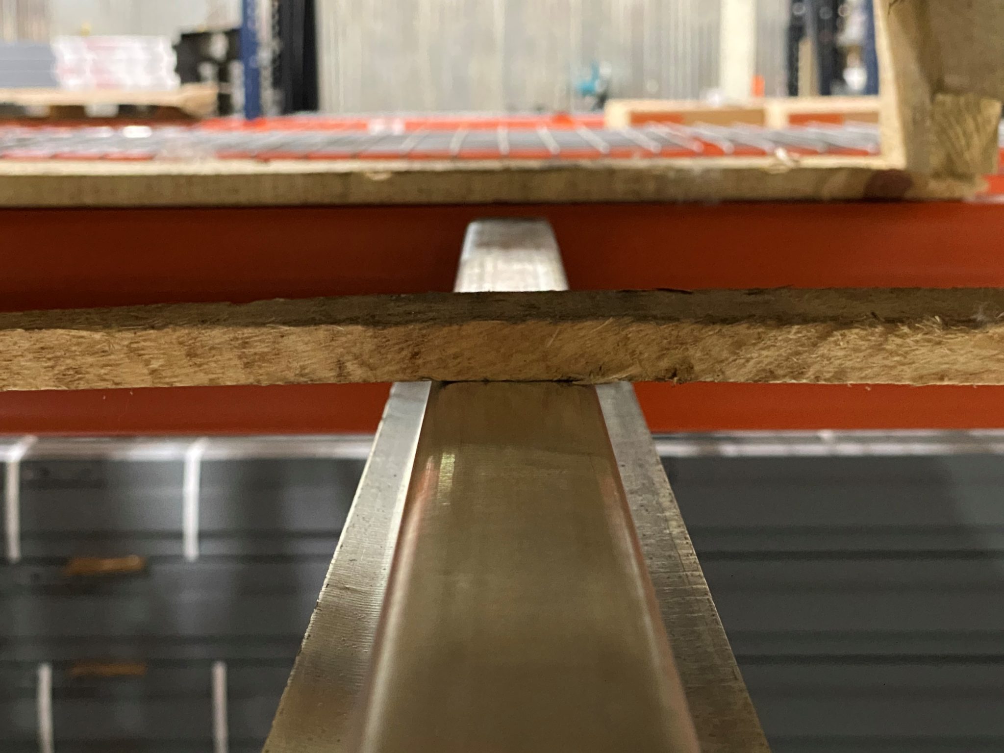 Pallet Rack Crossbars | Top Hat Pallet Supports for Racking