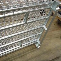 Heavy Duty Feet for Wire Containers | Wire Basket Feet