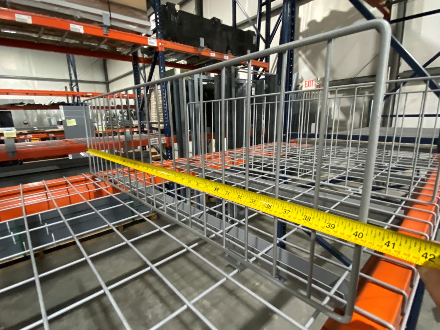Clip-On Pallet Rack Wire Decking Shelf Dividers