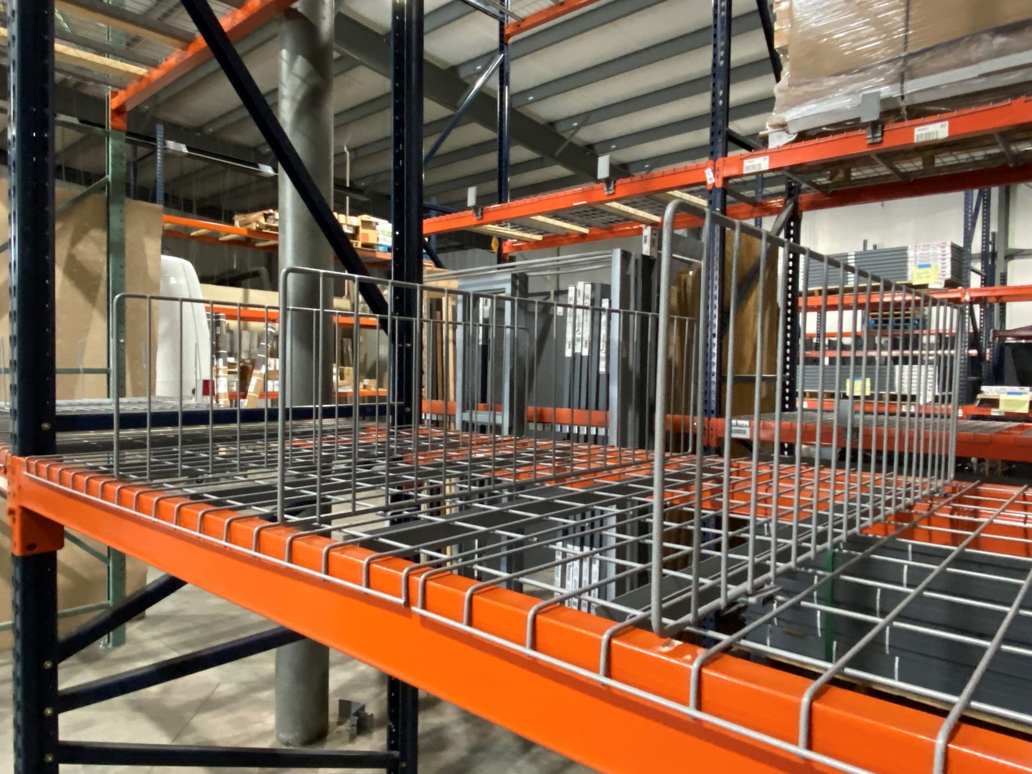 Clip-On Pallet Rack Wire Decking Shelf Dividers