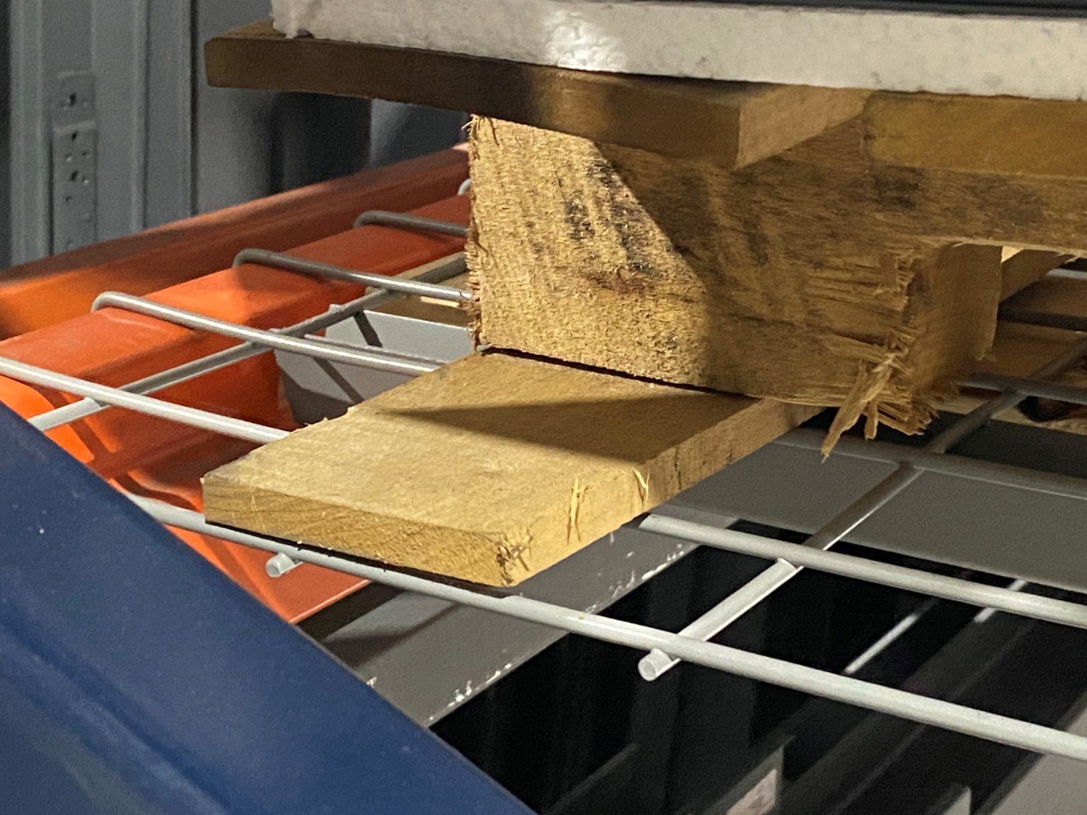 Advantages of Pallet Rack Wire Decking | Warehouse Rack and Shelf